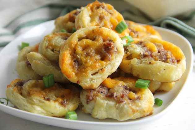 Puff Pastry Sausage Cheddar Pinwheels Recipe - Food Fanatic