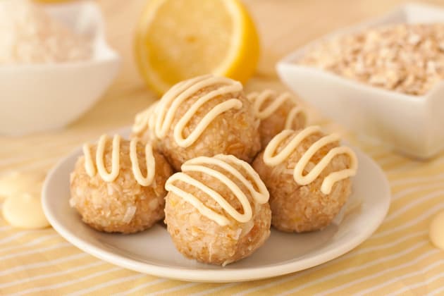 Coconut Balls Recipe - Food Fanatic