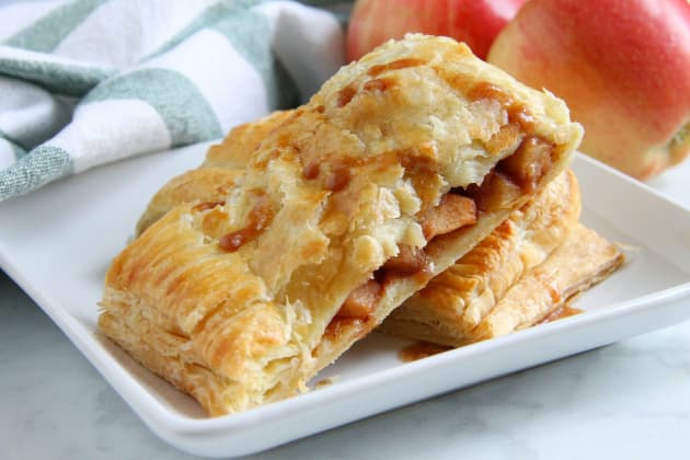Puff Pastry Apple Slab Pie Recipe - Food Fanatic