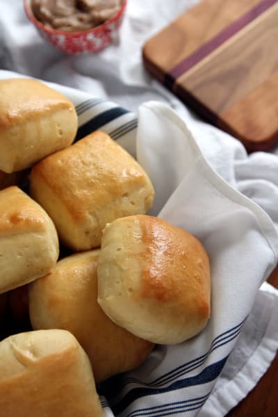 Texas Roadhouse Rolls Recipe - Food Fanatic