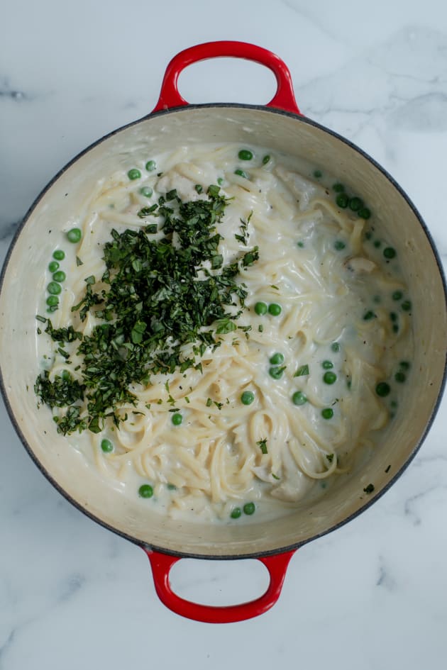 Lemon Chicken Linguine Recipe - Food Fanatic