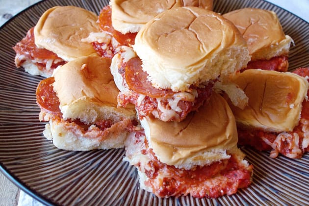 Pizza Sliders Recipe - Food Fanatic