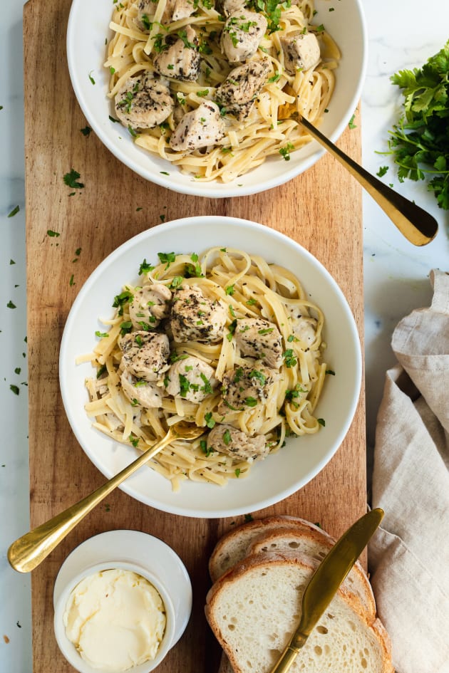 Creamy Chicken Linguine Recipe - Food Fanatic