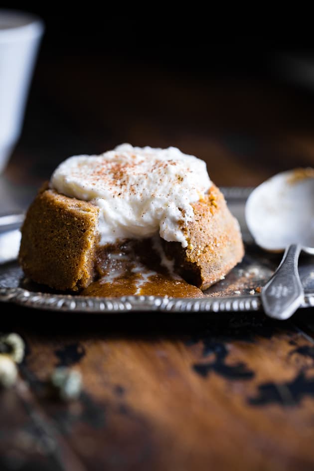 Paleo Pumpkin Lava Cakes Recipe - Food Fanatic