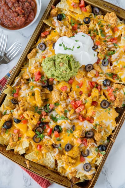 Sheet Pan Chicken Nachos Recipe - Food Fanatic