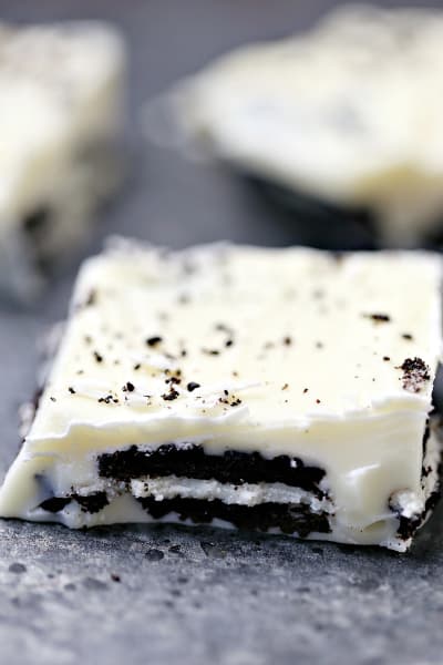 Oreo Bark Recipe - Food Fanatic