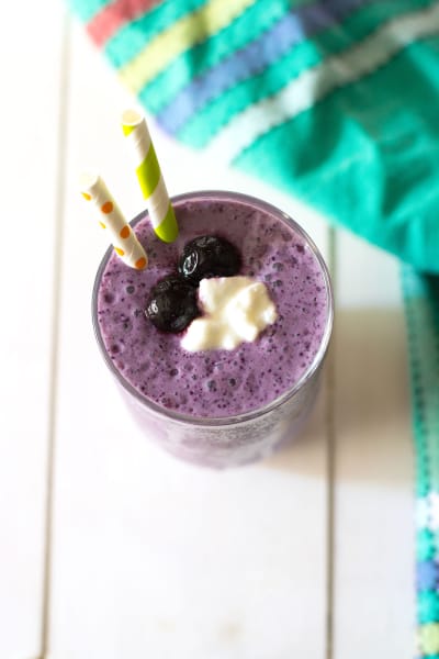 Blueberry Cottage Cheese Smoothie Recipe - Food Fanatic