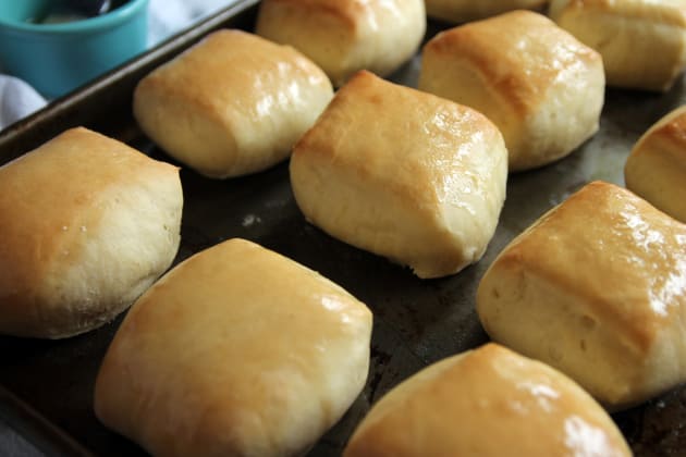Texas Roadhouse Rolls Recipe - Food Fanatic