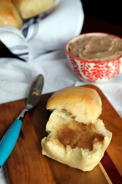 Texas Roadhouse Rolls Recipe - Food Fanatic