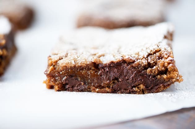 Gingerbread Bars Recipe - Food Fanatic