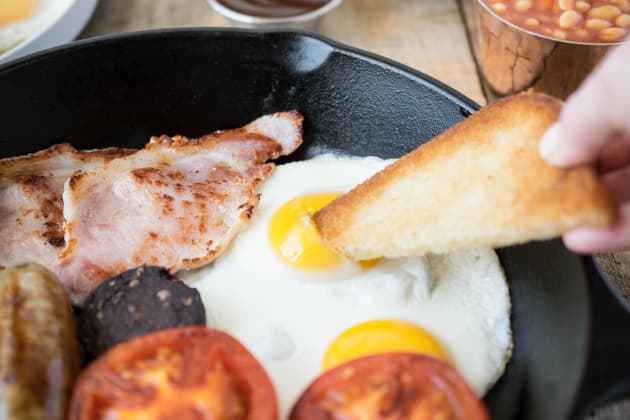 Full English Breakfast Recipe - Food Fanatic
