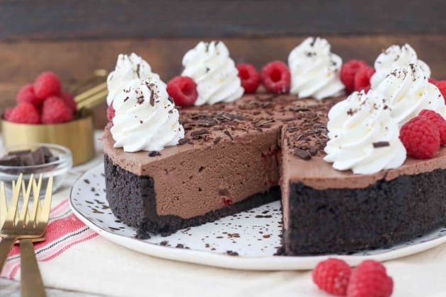 No-Bake Chocolate Raspberry Cheesecake Recipe - Food Fanatic