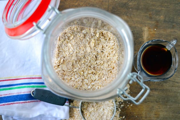 Homemade Instant Oatmeal Recipe - Food Fanatic