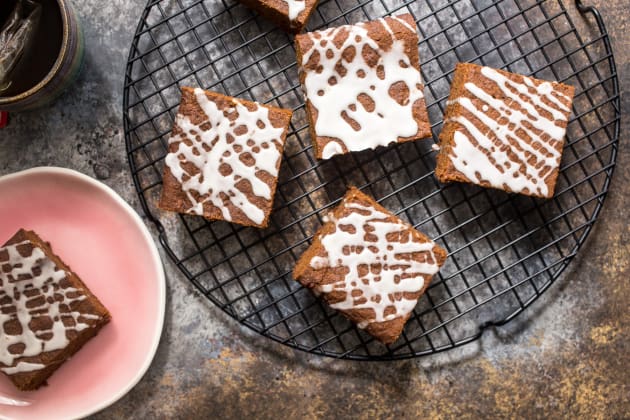 Spiked Gingerbread Bars Recipe - Food Fanatic