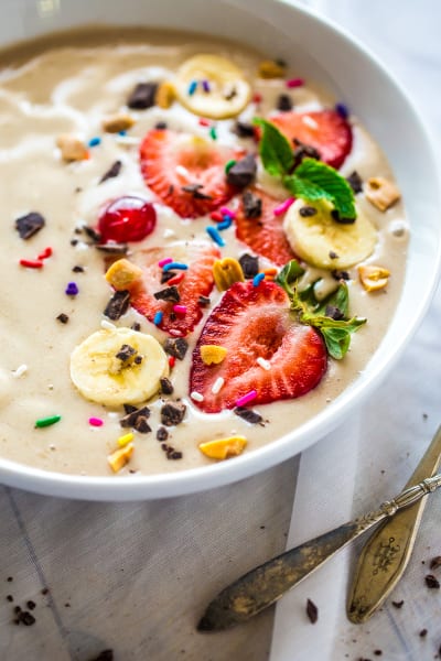 Vegan Banana Split Smoothie Bowl Recipe - Food Fanatic