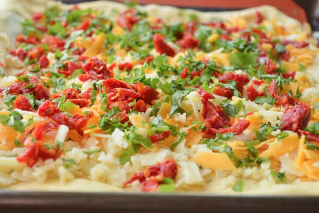 Easy Cheesy Italian Bread Recipe - Food Fanatic