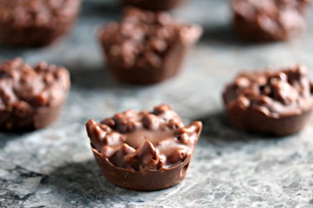 Chocolate Crunch Bites Recipe - Food Fanatic