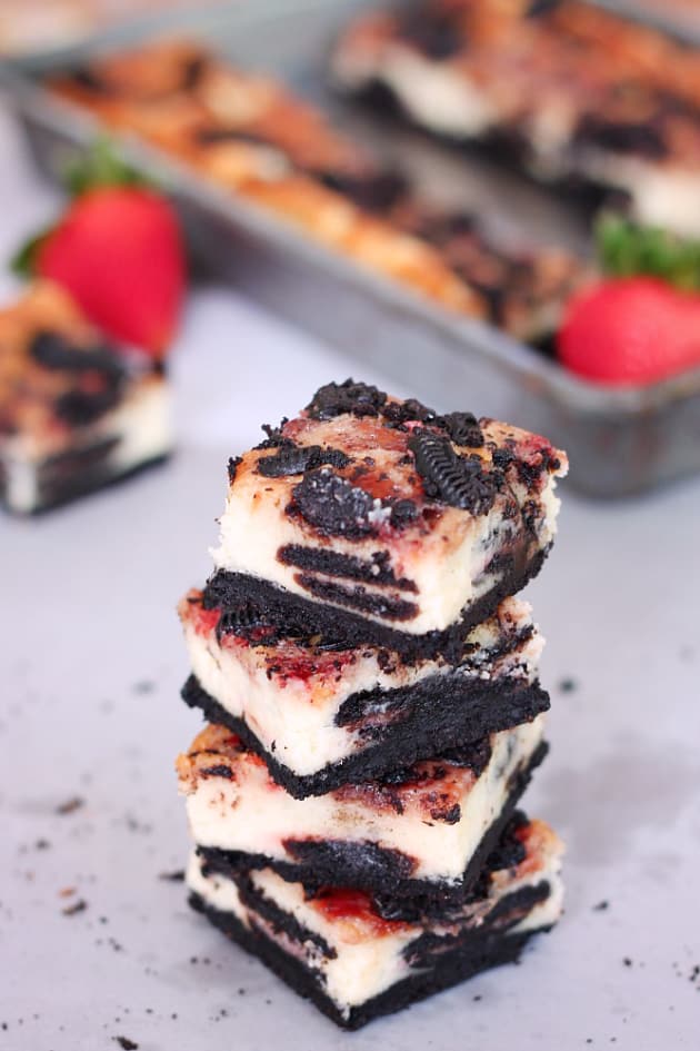 Cheesecake Bars Picture - Food Fanatic