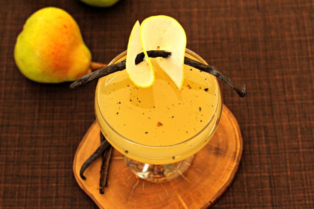 Pear Vanilla Martini Recipe - Food Fanatic