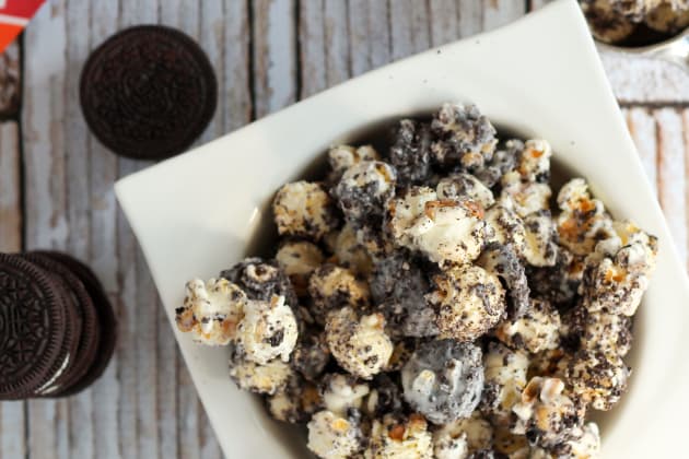 Oreo Popcorn Recipe - Food Fanatic