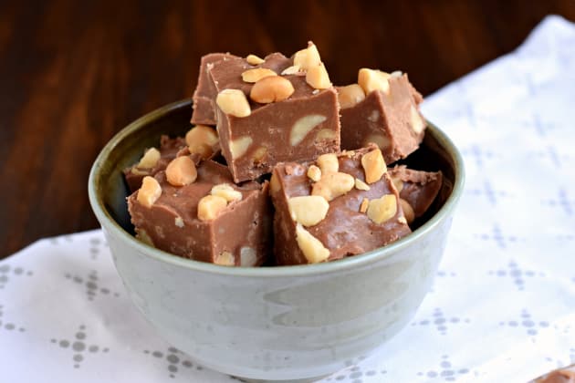 Macadamia Nut Fudge Recipe - Food Fanatic