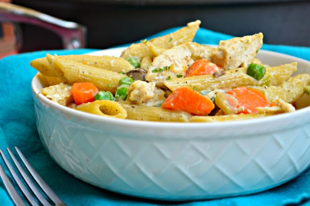Chicken Pot Pie Pasta Recipe - Food Fanatic
