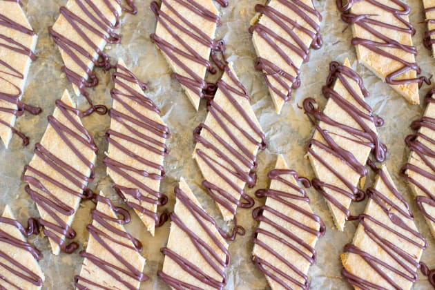 Peanut Butter Shortbread Recipe - Food Fanatic