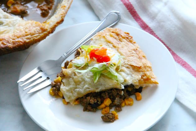 Puff Pastry Taco Pot Pie Recipe - Food Fanatic