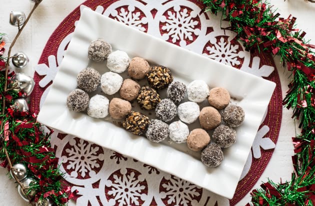Chocolate Rum Balls Recipe - Food Fanatic