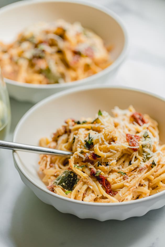 Creamy Sundried Tomato Chicken Linguine with Zucchini Recipe - Food Fanatic