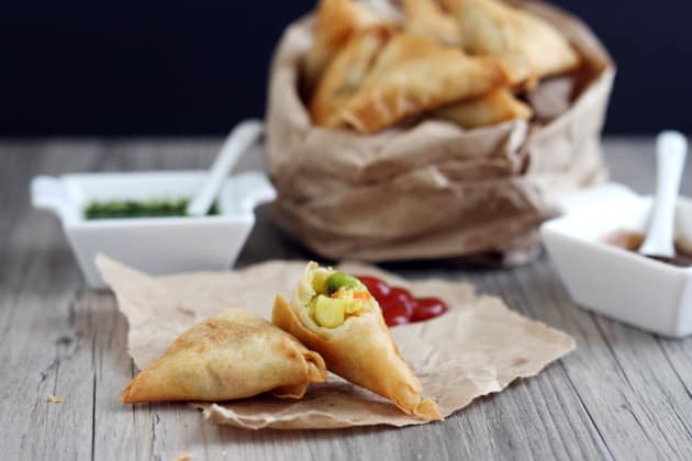 Mini Samosas Photo - Food Fanatic